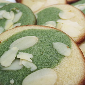 Cookies with Chlorella and almonds